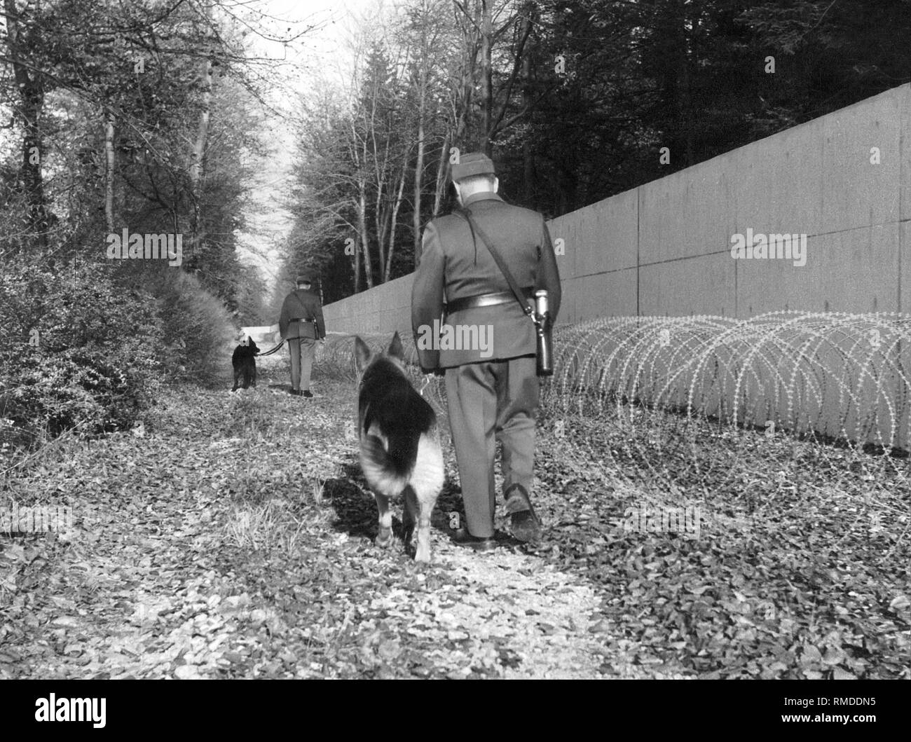 Federal intelligence service hi-res stock photography and images - Alamy