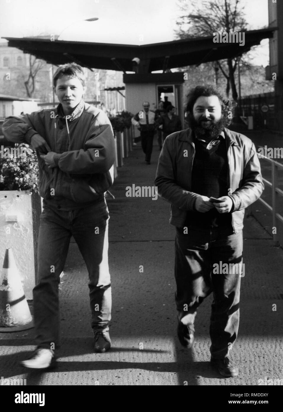 After the fall of the Berlin Wall, numerous East Berliners visit West ...