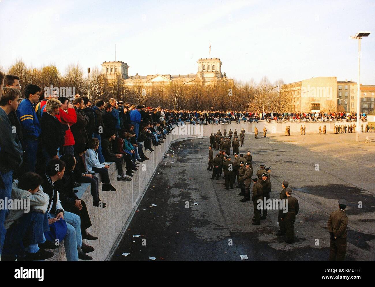 Ten years fall berlin wall history hi-res stock photography and images ...