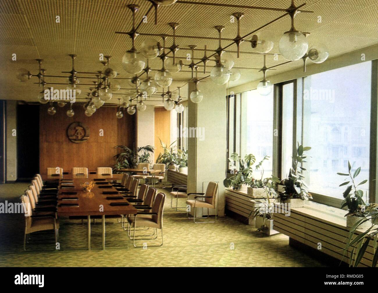 Meeting room of the Presidium of the GDR Volkskammer in the Palace of ...