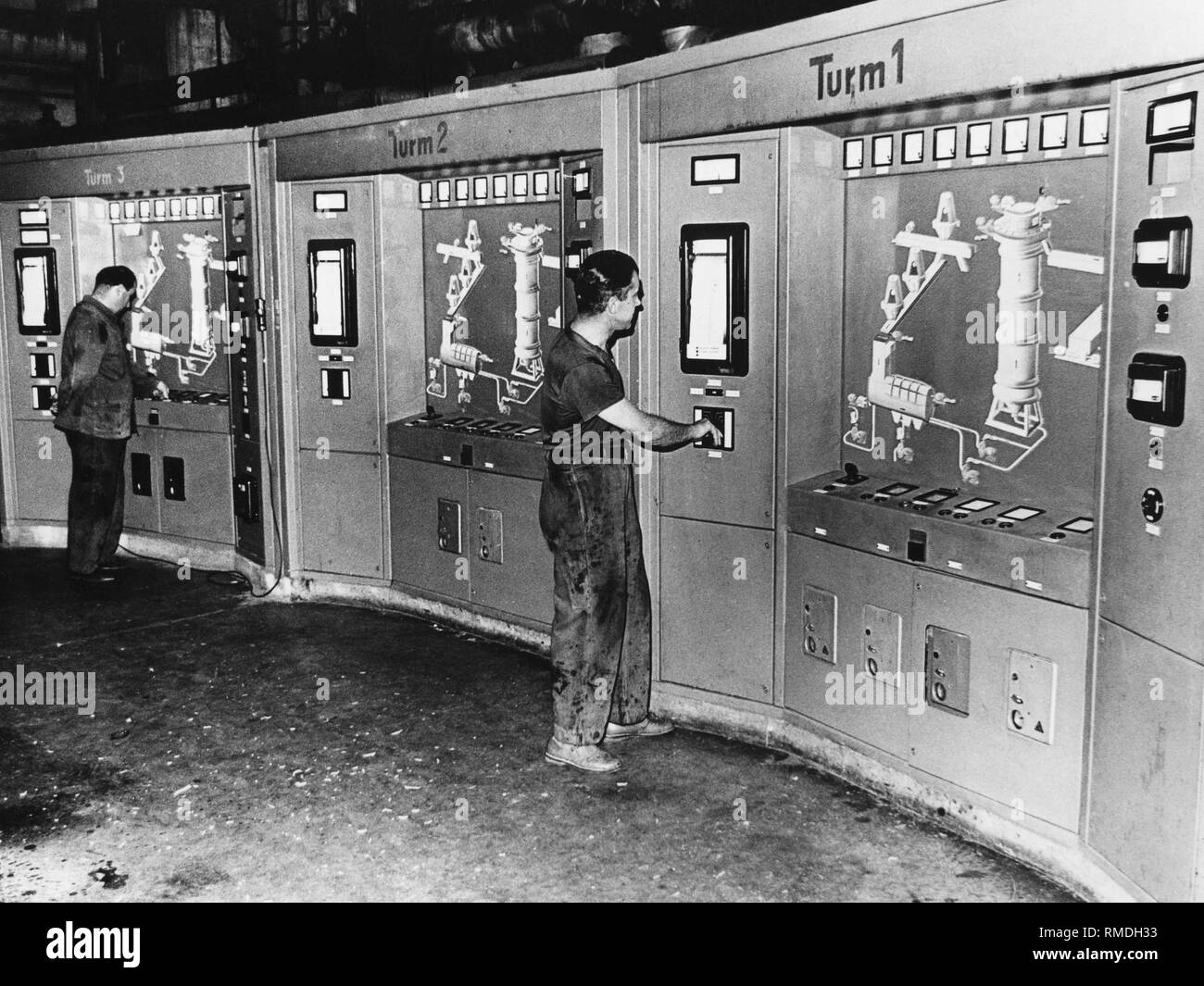Sugar factory worker hi-res stock photography and images - Alamy