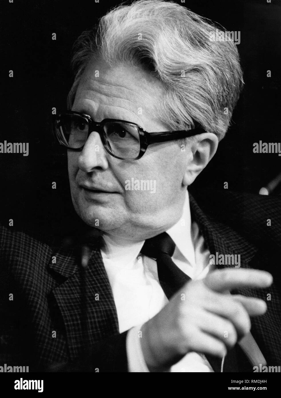 Portrait of the SPD politician Hans-Jochen Vogel Stock Photo - Alamy