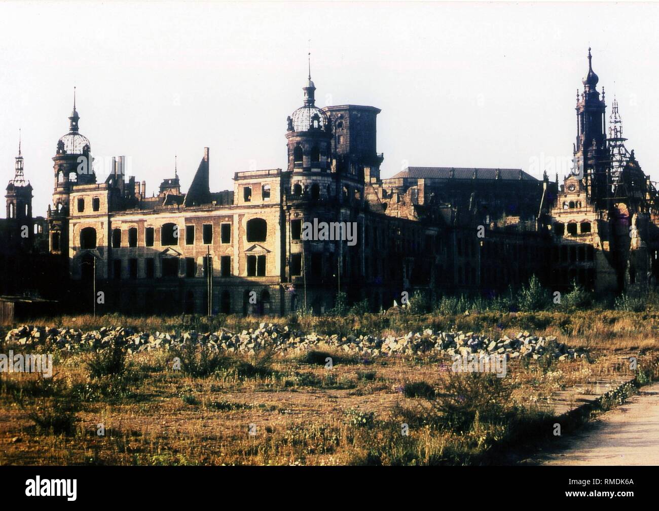 Dresden bombing 1945 hi-res stock photography and images - Alamy