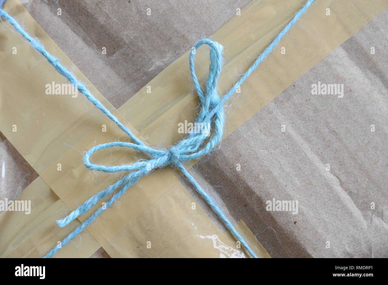 Mail tying hi-res stock photography and images - Alamy