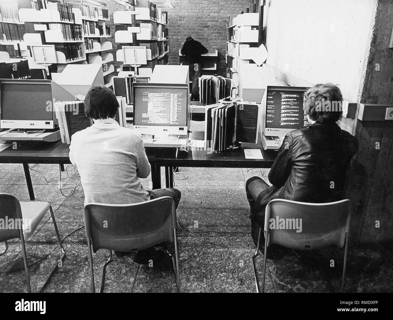 Microfiche library hi-res stock photography and images - Alamy