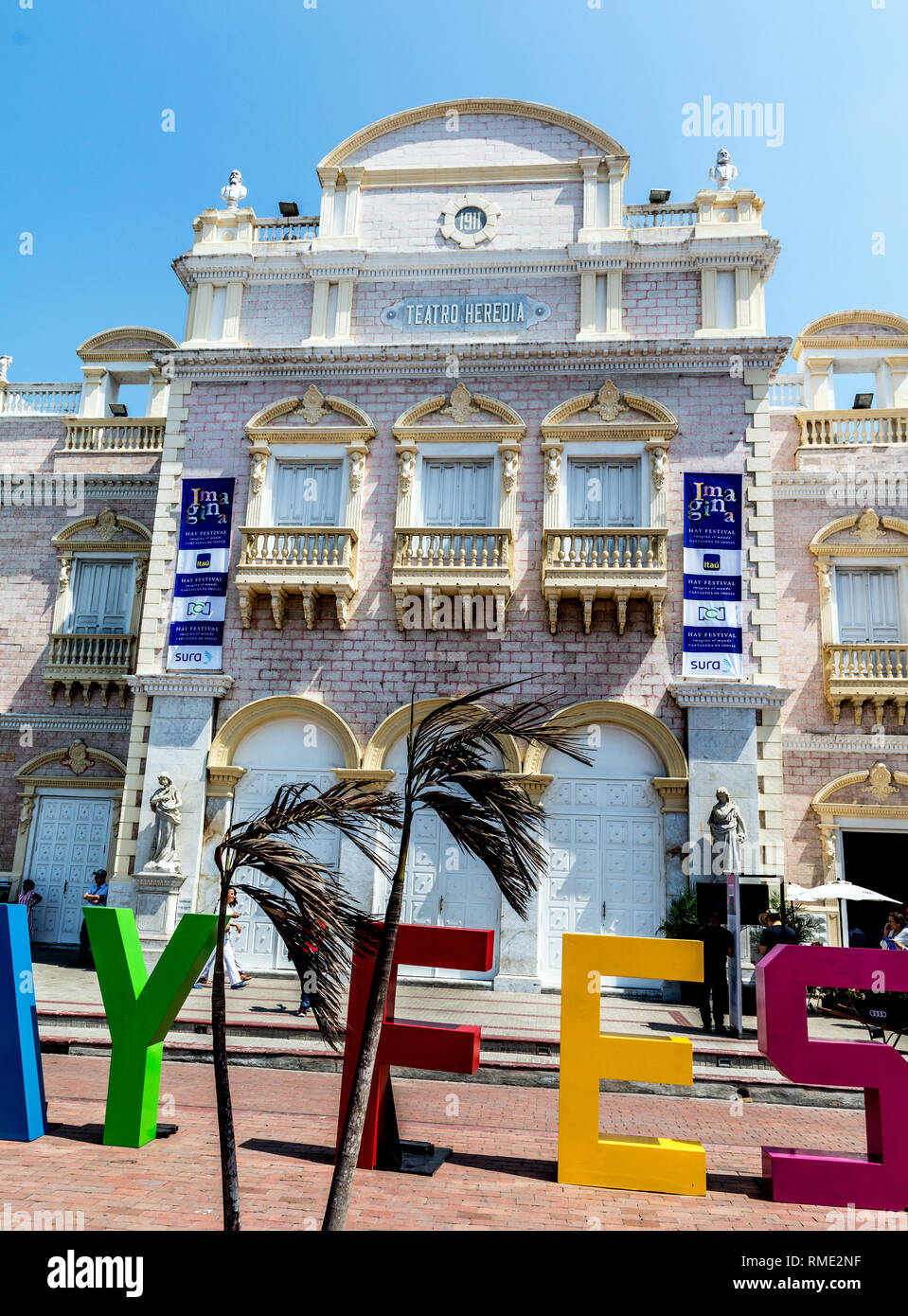 Spanish style architecture hi-res stock photography and images - Alamy