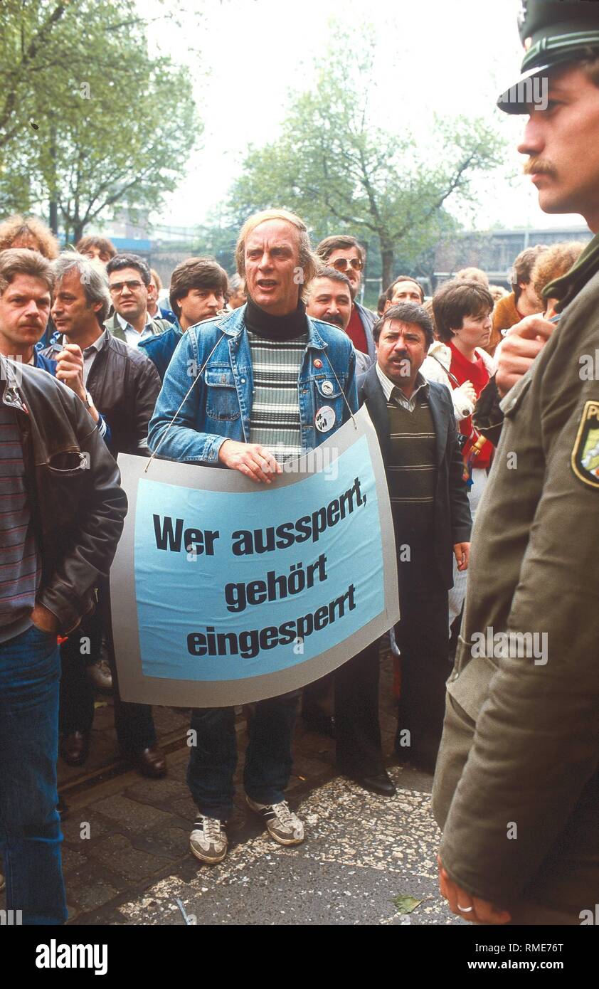 Cold lockout hi-res stock photography and images - Alamy