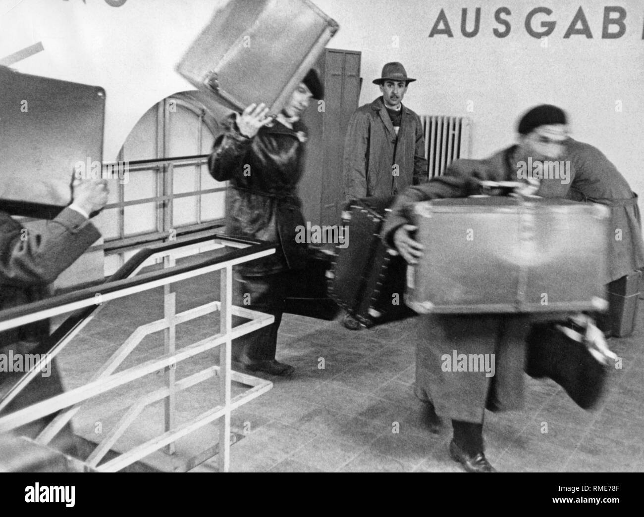 Italian workers in germany hi-res stock photography and images - Alamy