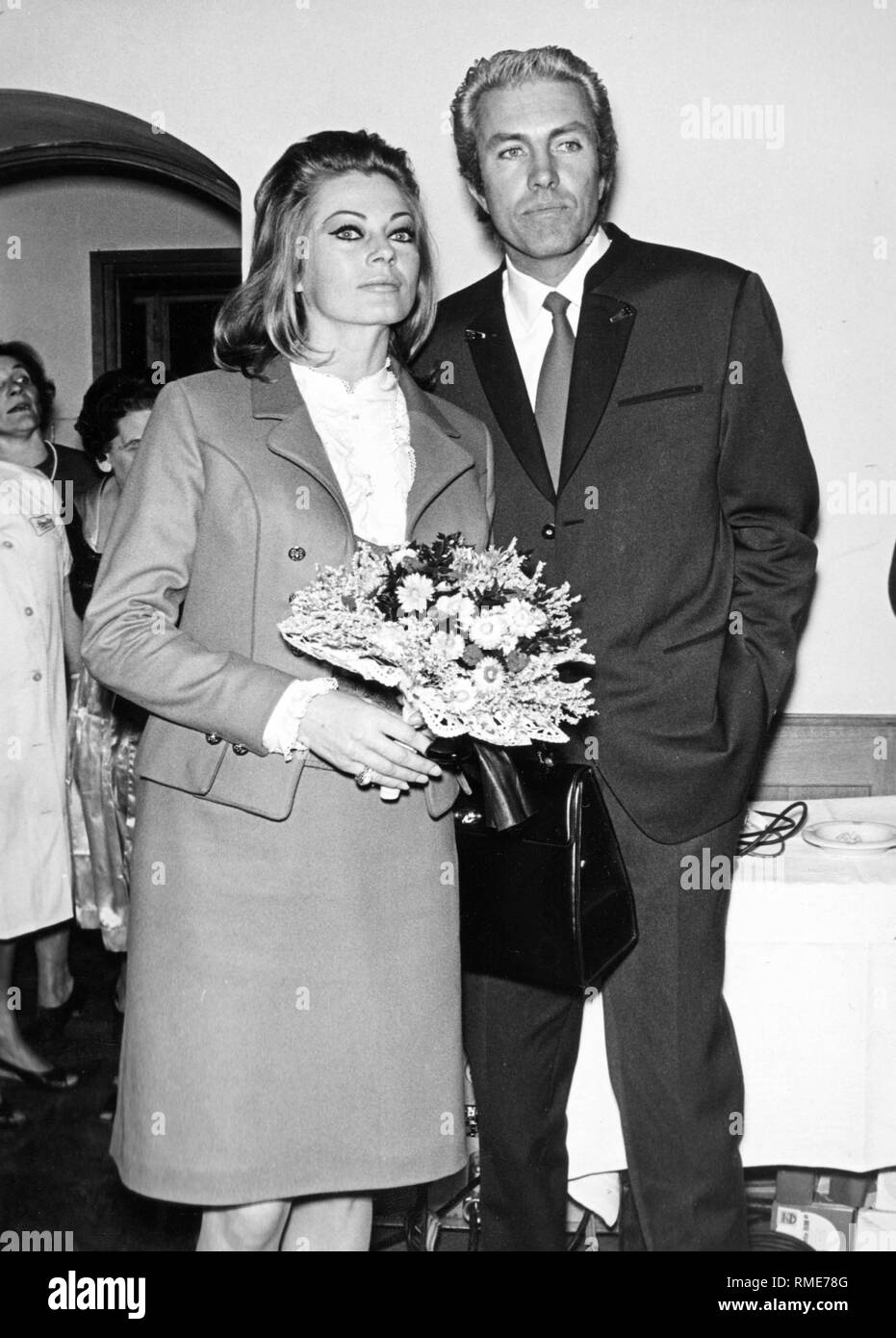 Anita Ekberg And Rik Van Nutter High Resolution Stock Photography and ...