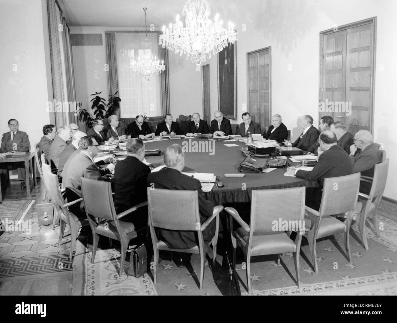 Cabinet fédéral hi-res stock photography and images - Alamy