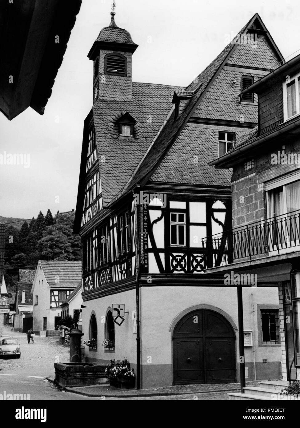 A half-timbered house in Seeheim an der Bergstrasse Stock Photo - Alamy