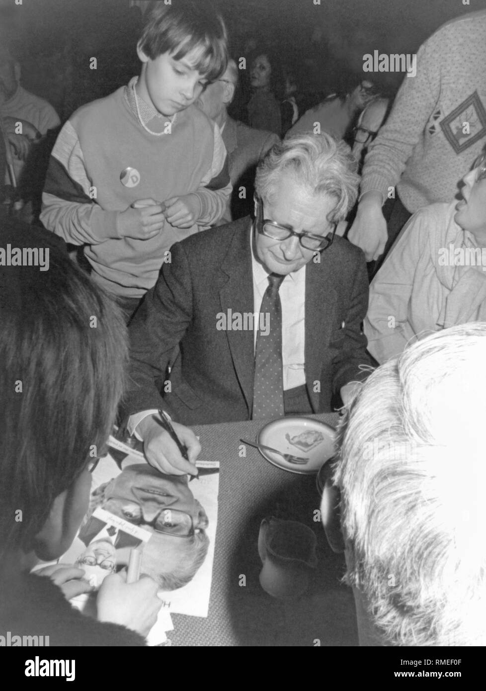 1983 general election hi-res stock photography and images - Alamy