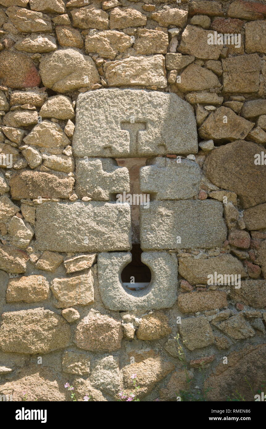 Arrow slit window hi-res stock photography and images - Alamy