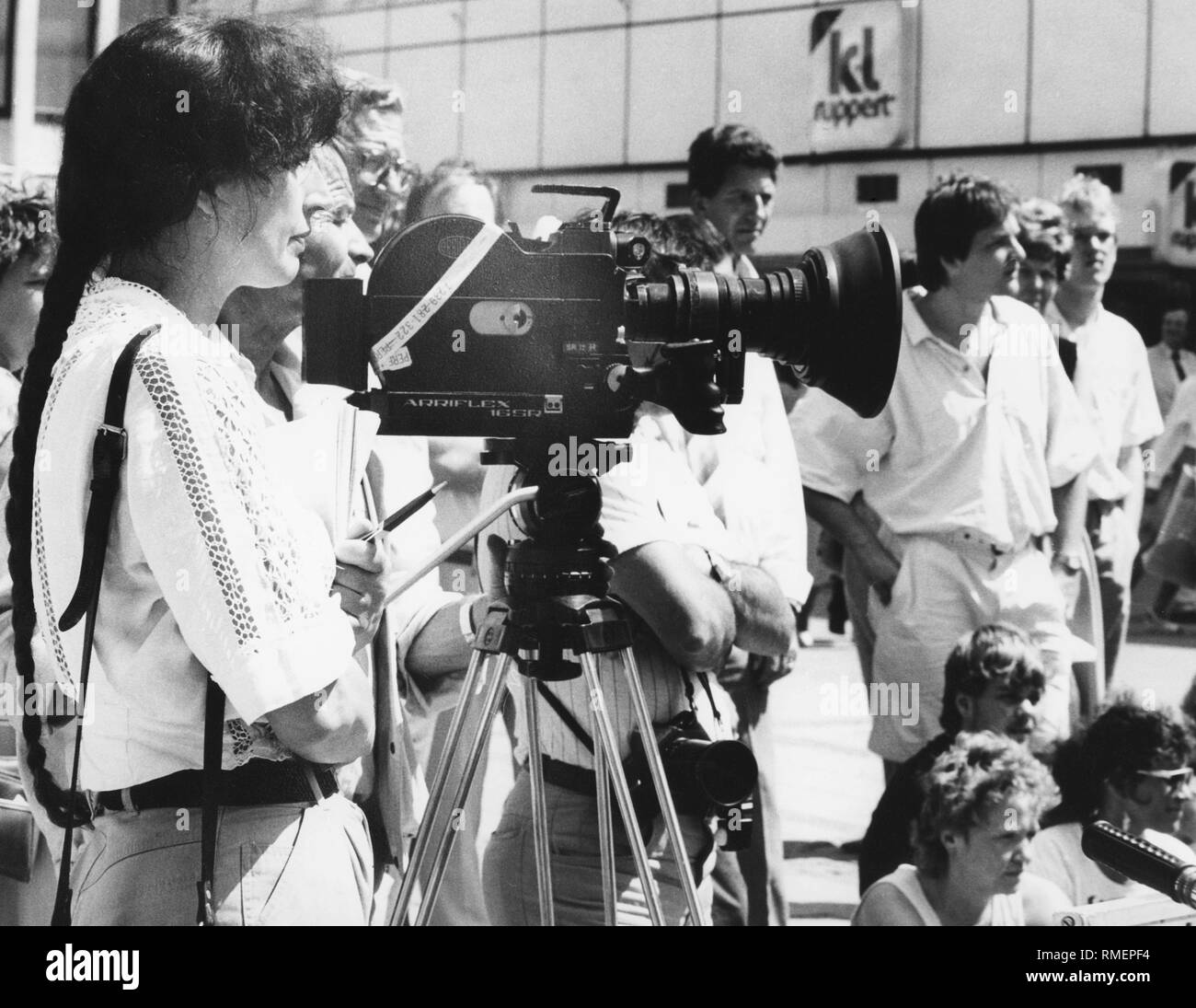 Film crew in studio Black and White Stock Photos & Images - Alamy