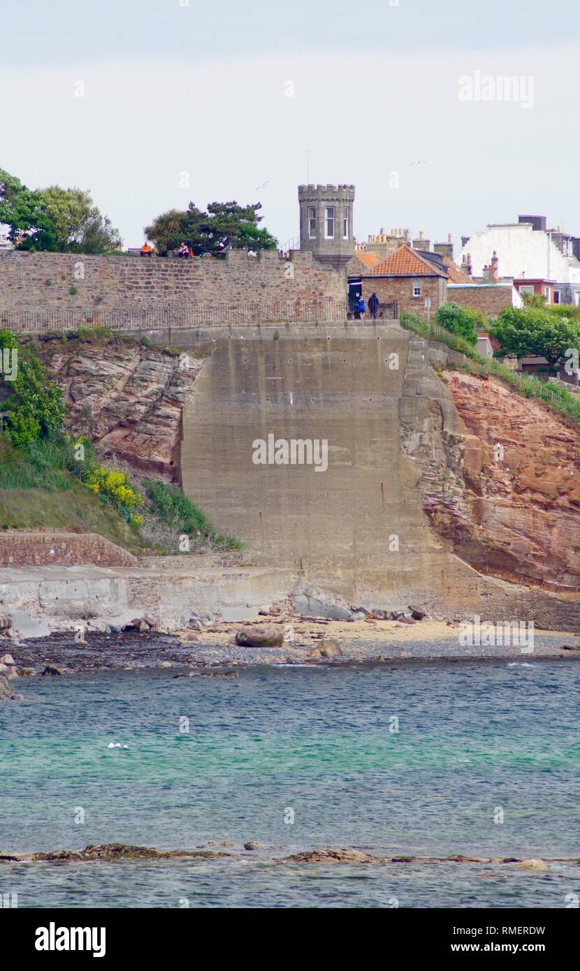 Crail castle hi-res stock photography and images - Alamy