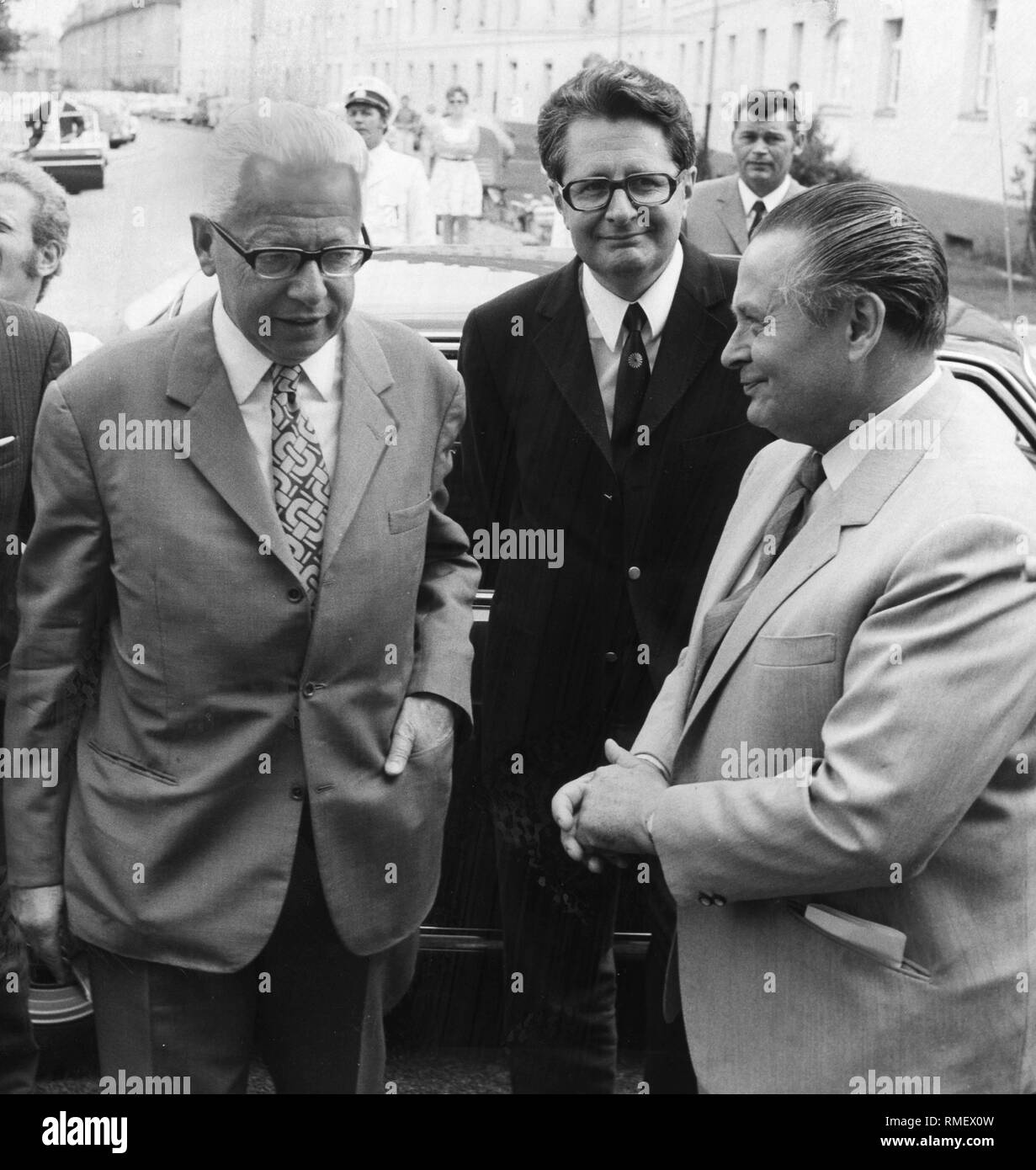Federal President Gustav Heinemann during a visit to Munich at the site ...