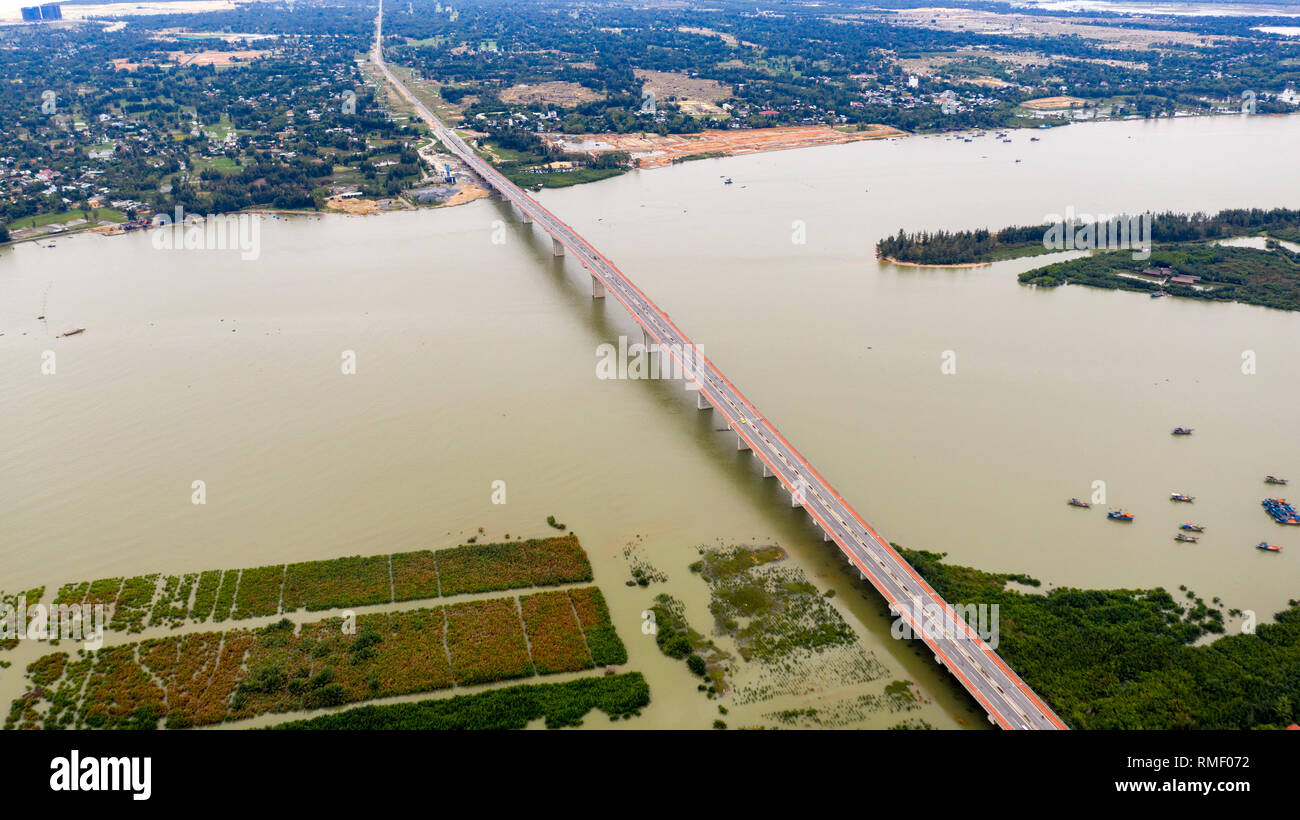 Cua dai bridge hi-res stock photography and images - Alamy