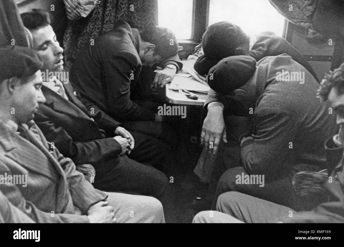 Italian guest workers travel by train to the Federal Republic of ...