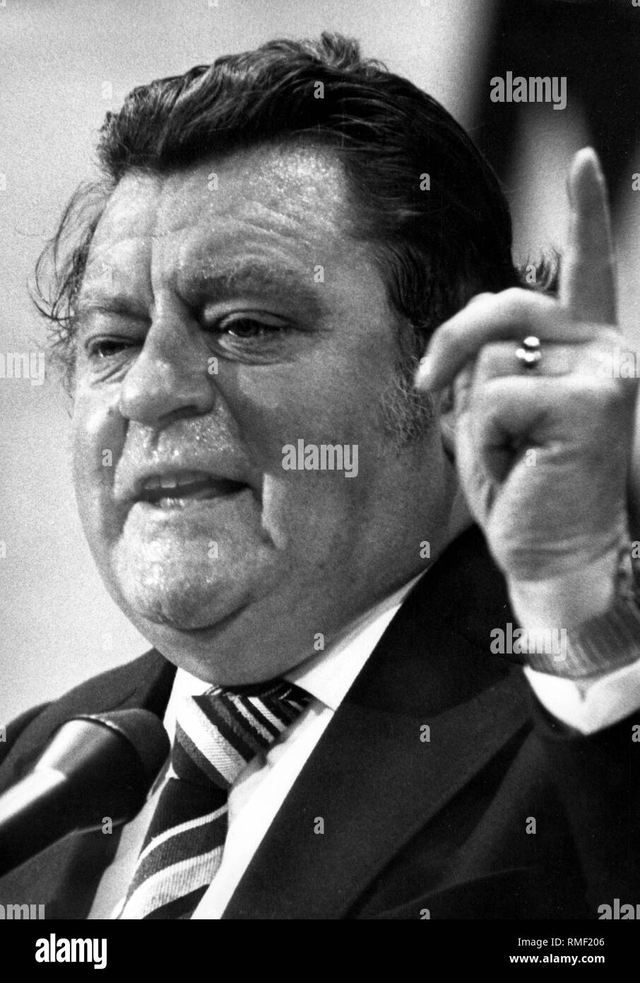 Chairman in 1976 hi-res stock photography and images - Alamy