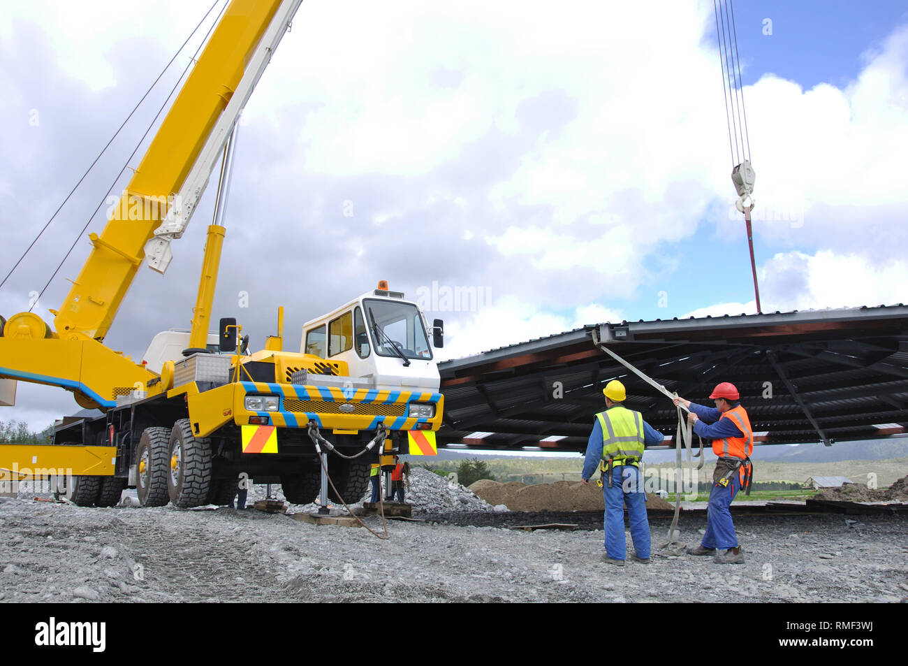Roof crane lift hi-res stock photography and images - Alamy