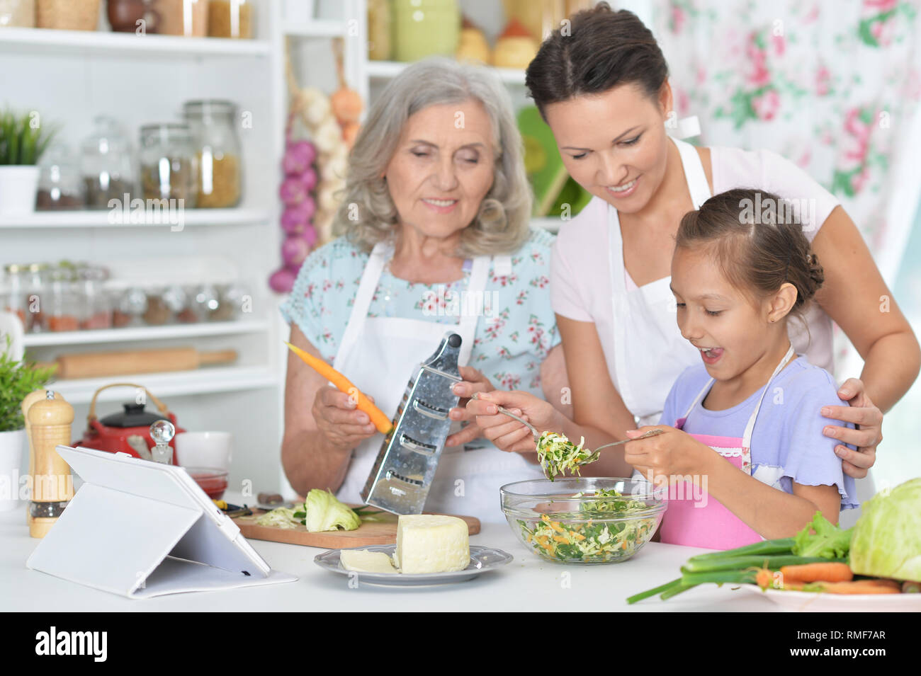 Cooking with family hi-res stock photography and images - Alamy