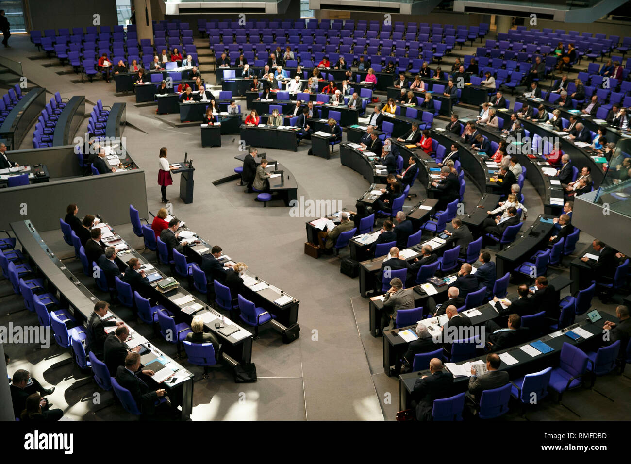 Berlin, Germany. 15th Feb, 2019. Members of parliament take part in a ...