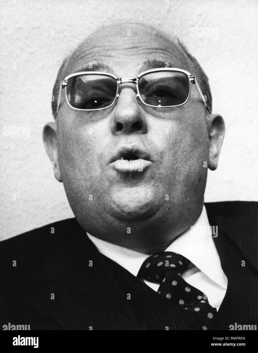 Liqueur manufacturer Guenter Mast with sunglasses Stock Photo - Alamy