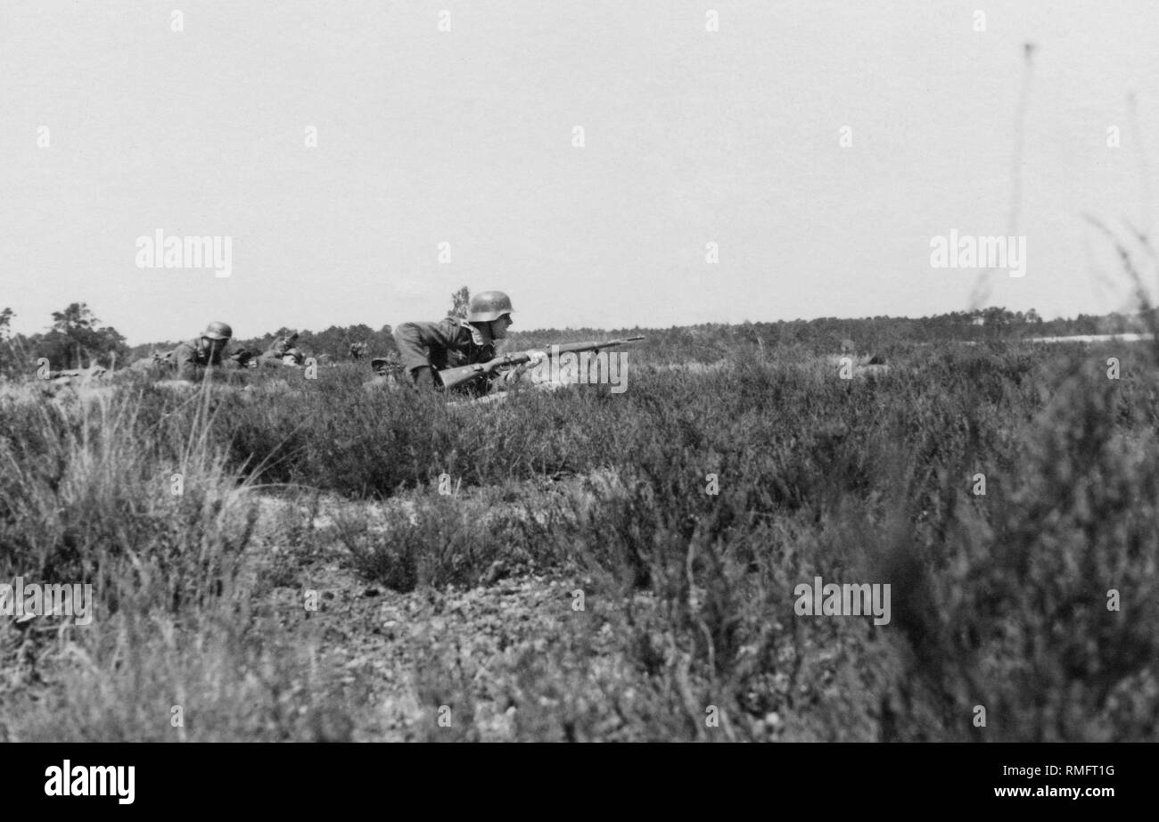 Luftwaffe training 1943 hi-res stock photography and images - Alamy