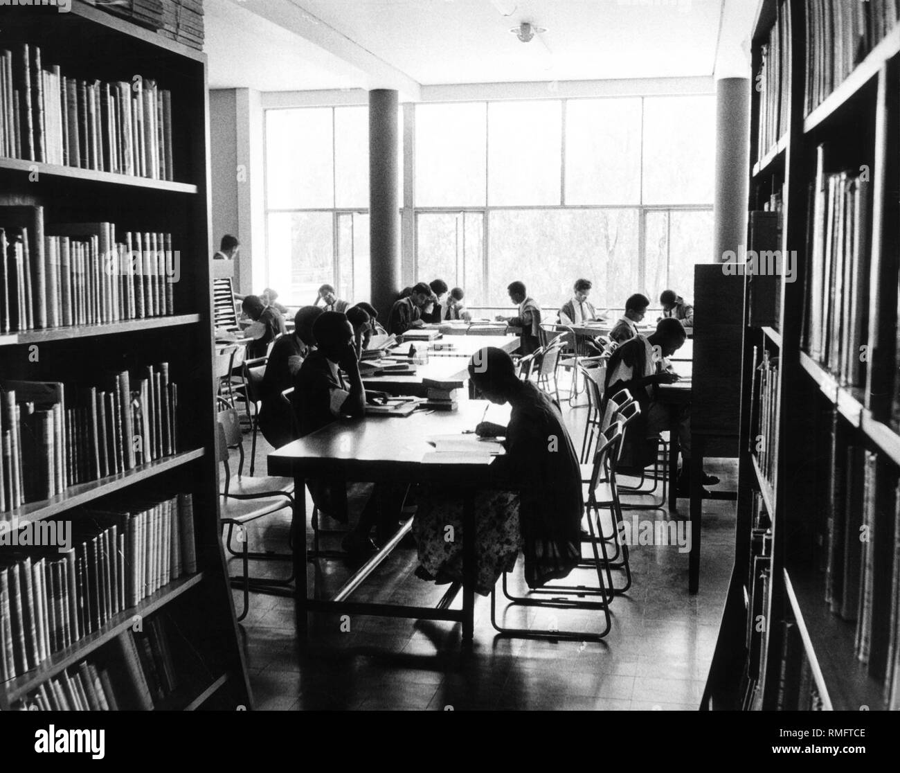 1960s college students hi-res stock photography and images - Alamy