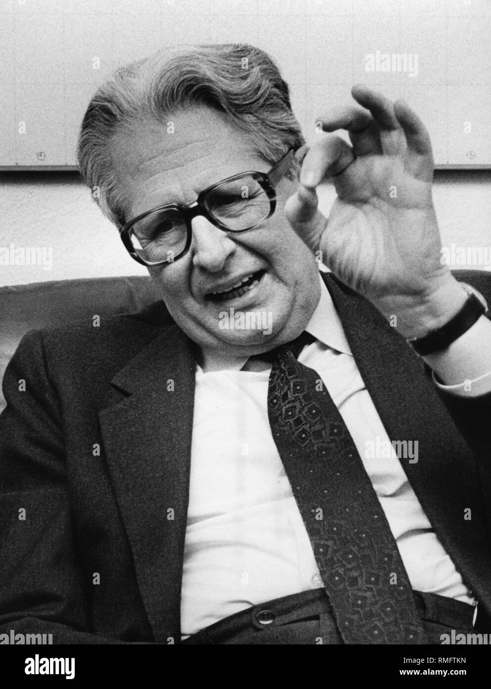 Portrait of the SPD faction leader Hans-Jochen Vogel Stock Photo - Alamy