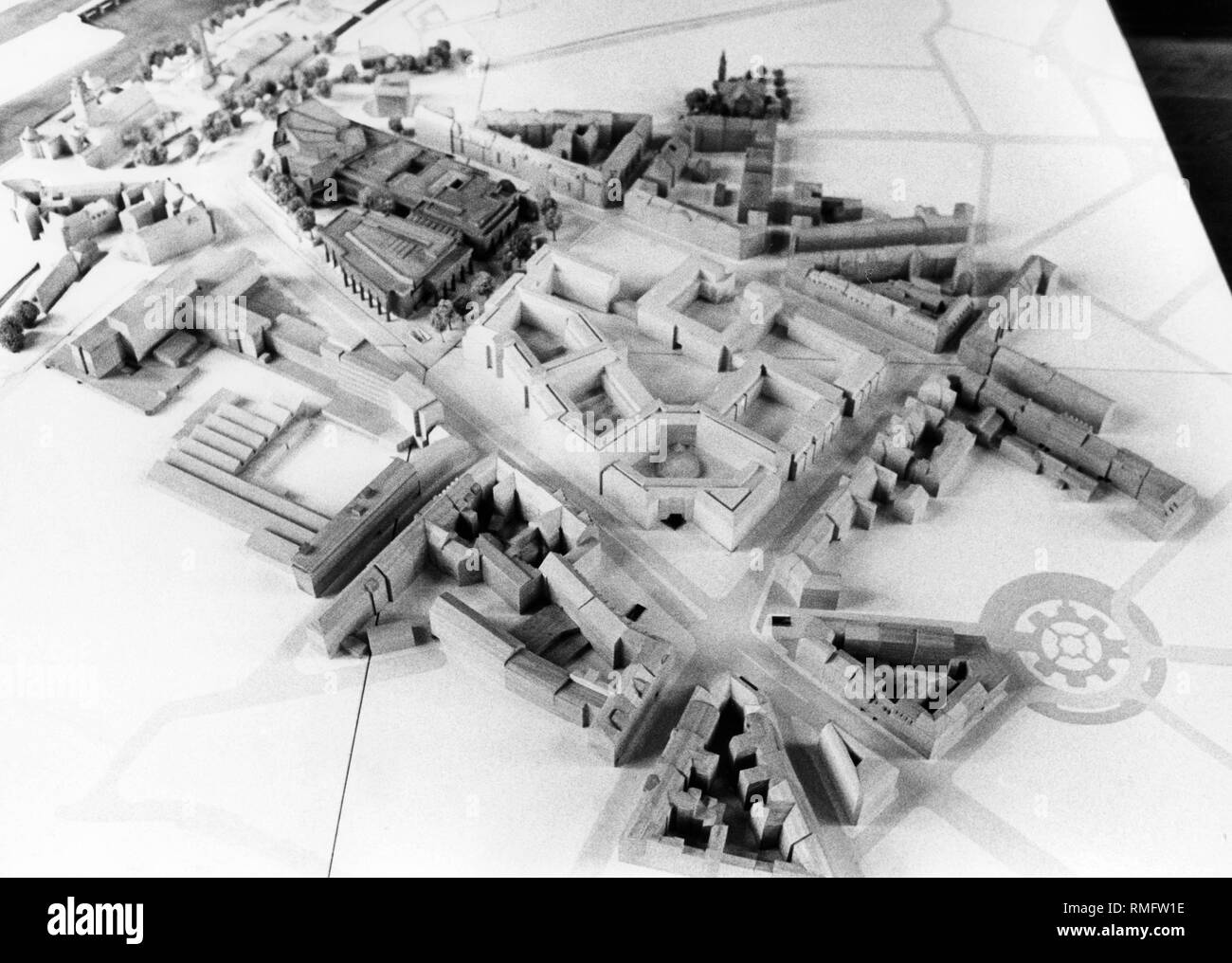 1985 model hi-res stock photography and images - Alamy