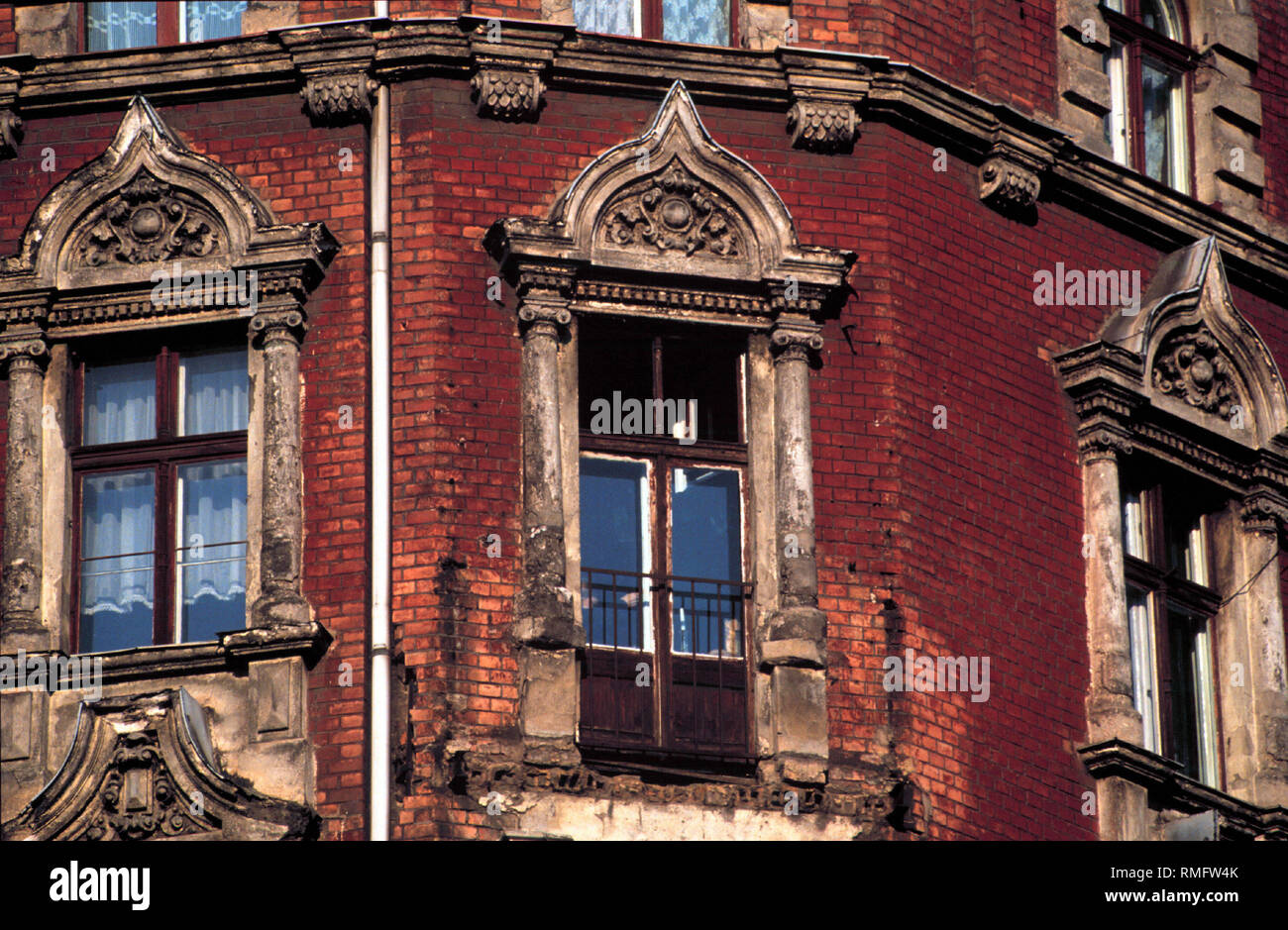 Berlin-Prenzlauer Berg, Germany, 03.11.1990, facade, brick building ...