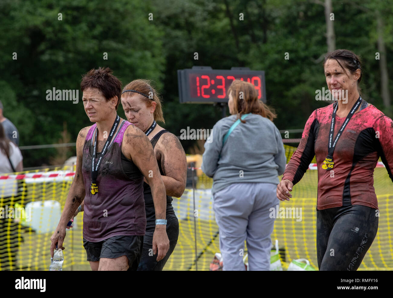 Mud run finish hi-res stock photography and images - Alamy