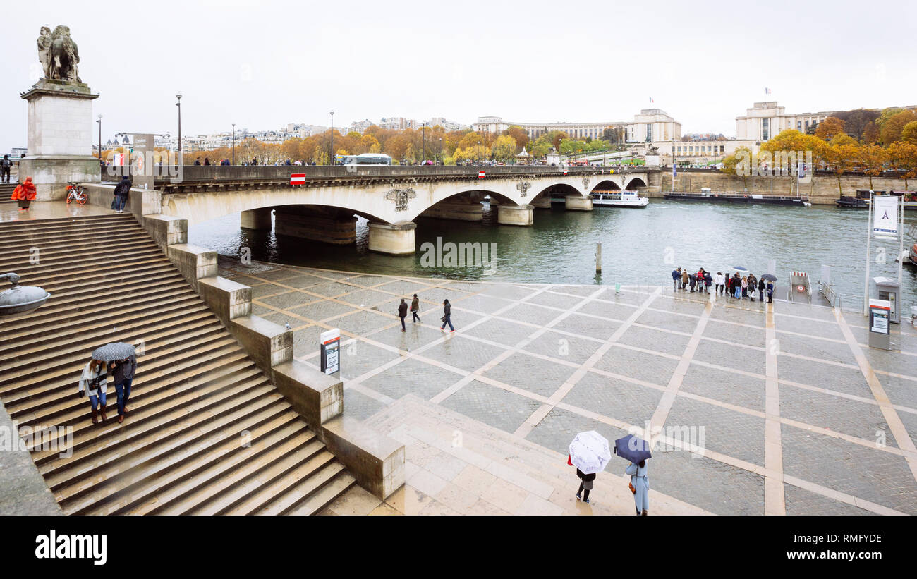 PARIS, FRANCE - NOVEMBER 11, 2018 - Iéna bridge on the River Seine ...