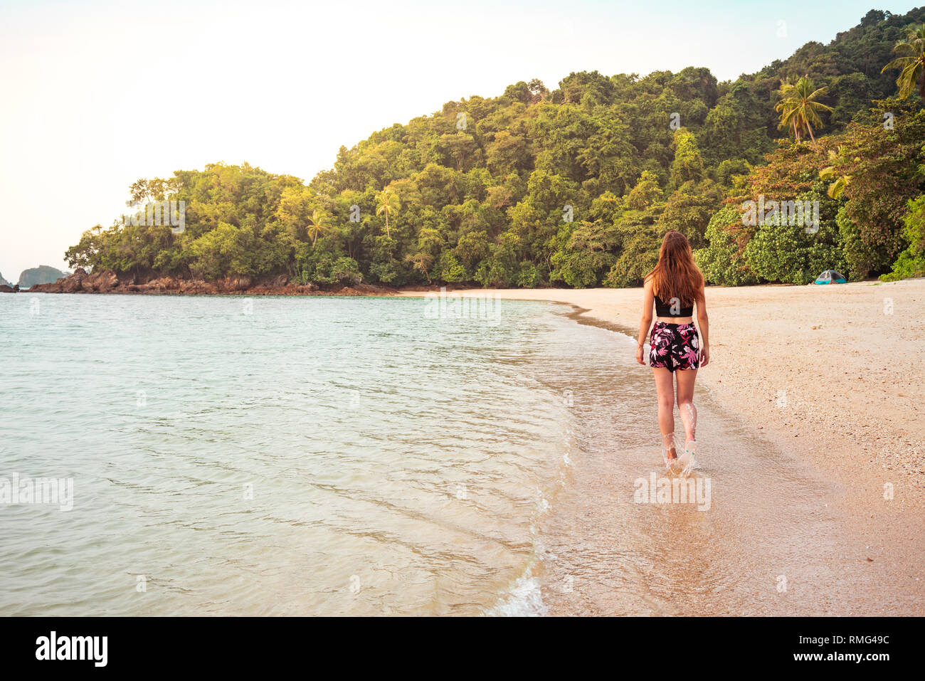 Woman afro tropical forest hi-res stock photography and images - Alamy