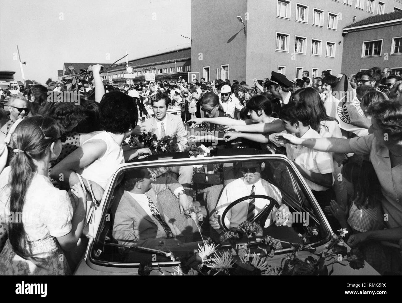 Football fans 1970 Black and White Stock Photos & Images - Alamy