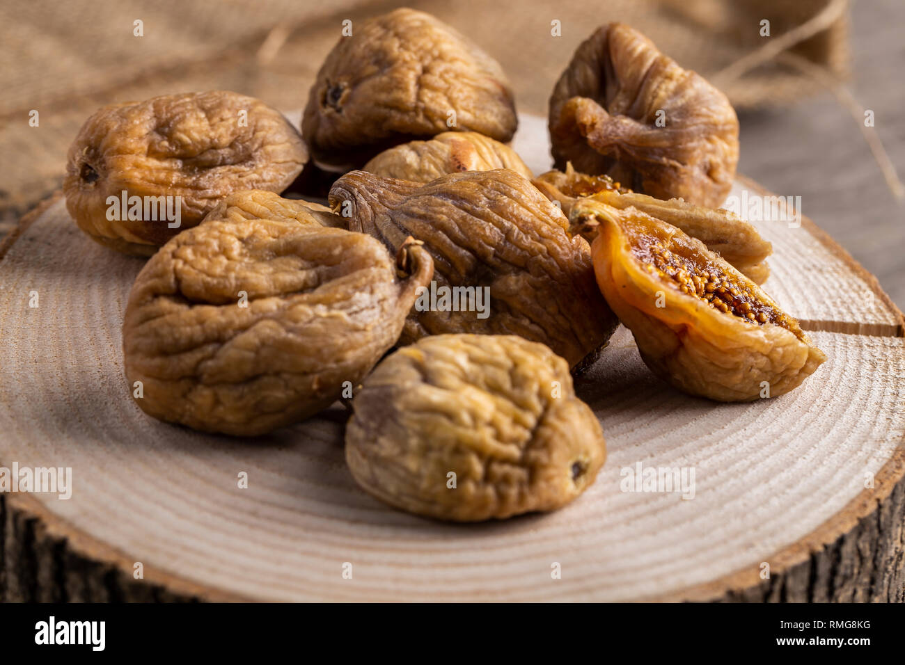 dried fig close up Stock Photo - Alamy