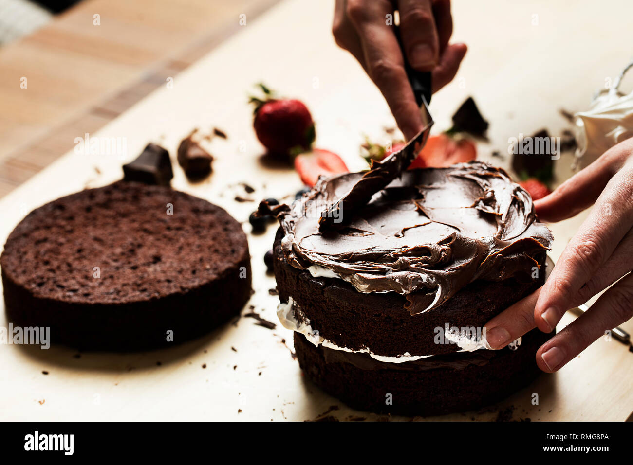 Female chef confectionery making cake hi-res stock photography and ...