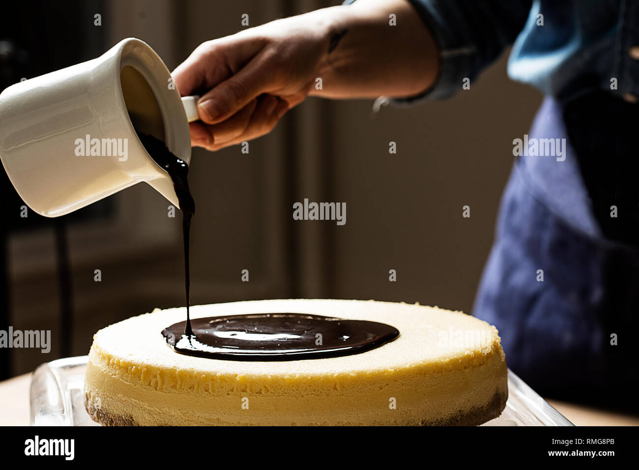 Making cheesecake hi-res stock photography and images - Alamy