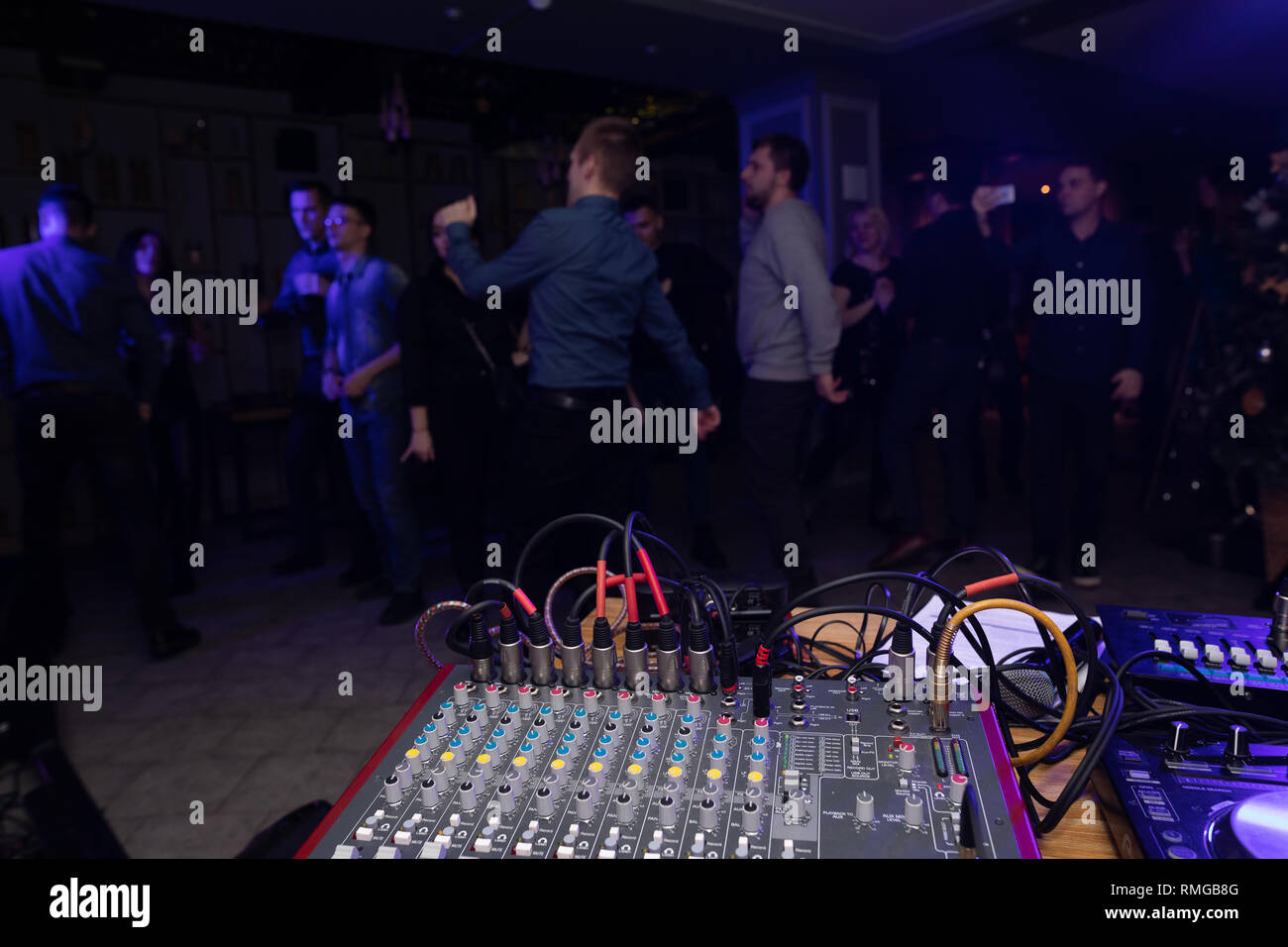 People dancing at the disco club Stock Photo - Alamy