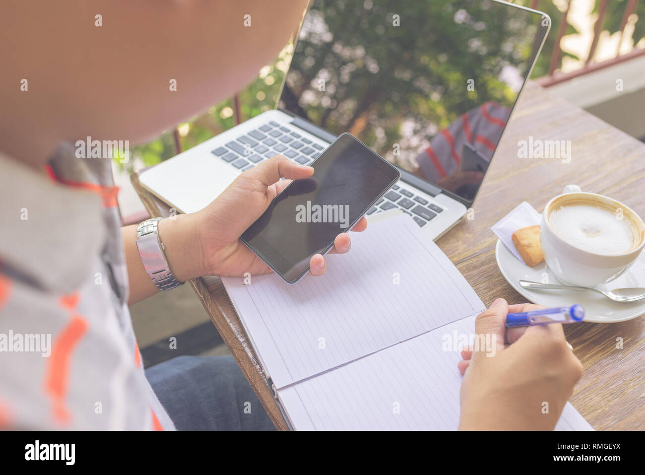 Freelancer notes hi-res stock photography and images - Alamy