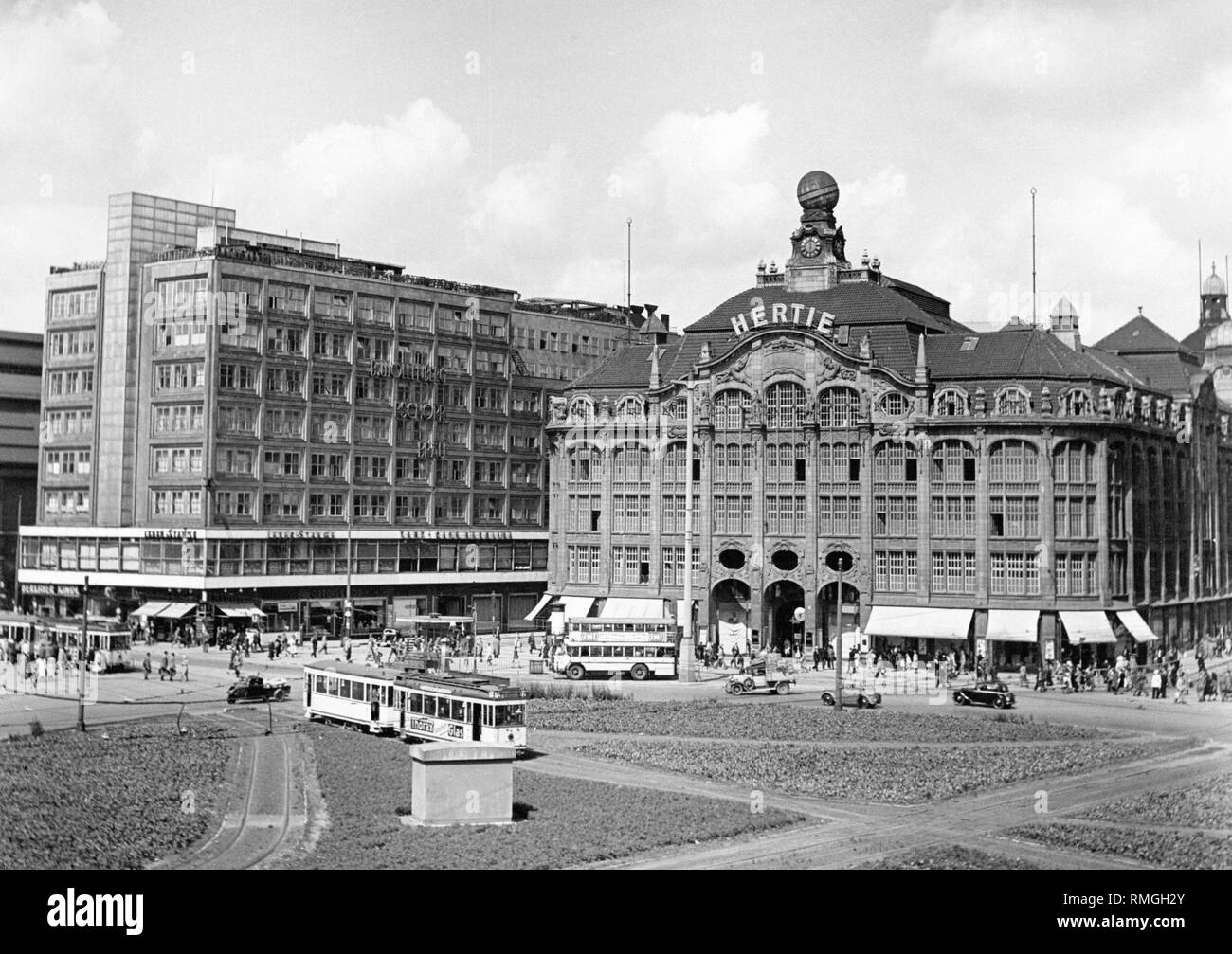 The department store Hertie on Alexanderplatz, before its expropriation ...