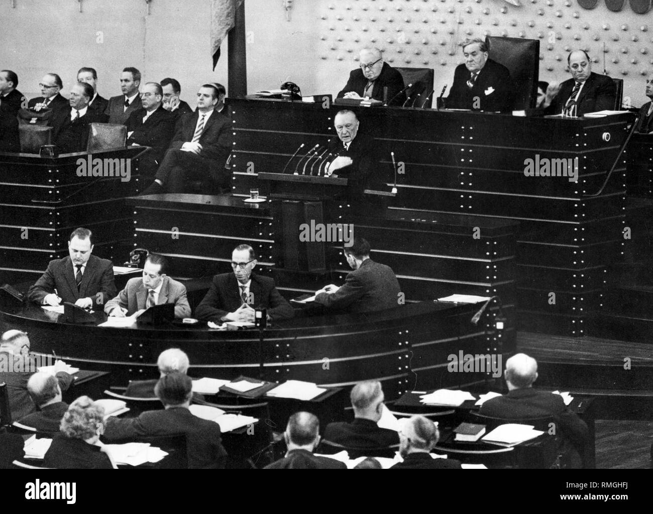 Member of the german federal parliament bundestag hi-res stock ...
