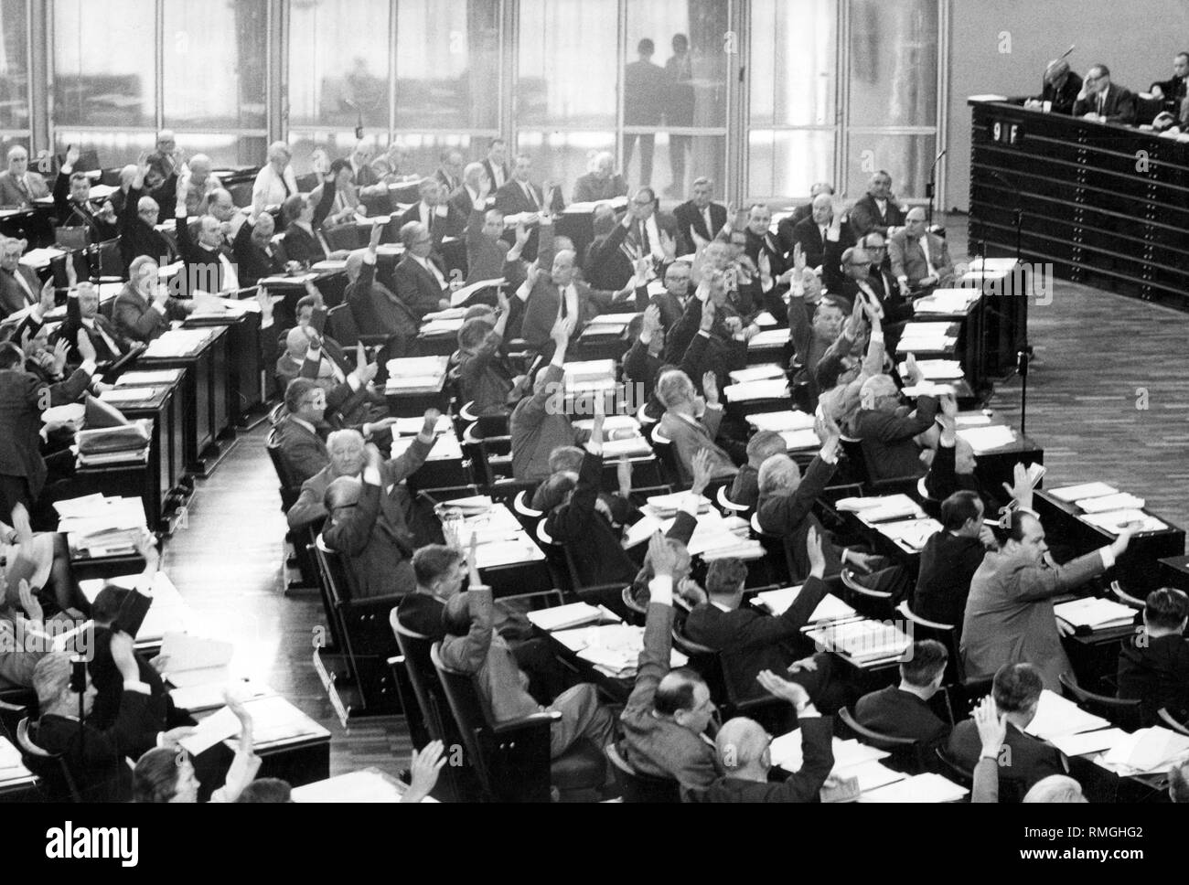 State voting laws Black and White Stock Photos & Images - Alamy