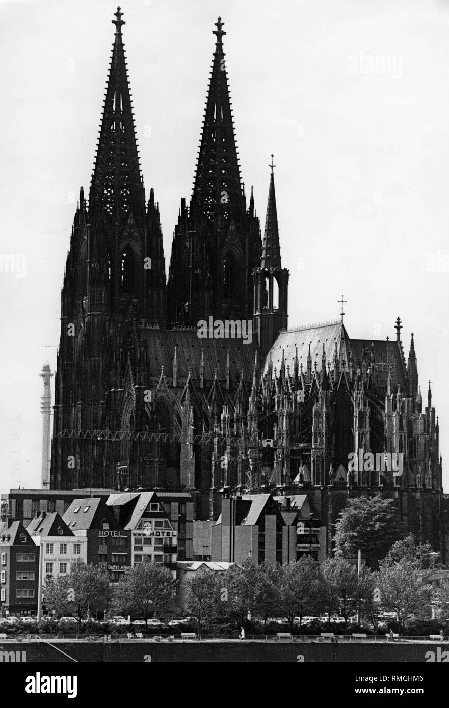 Rhine river in cologne Black and White Stock Photos & Images - Alamy