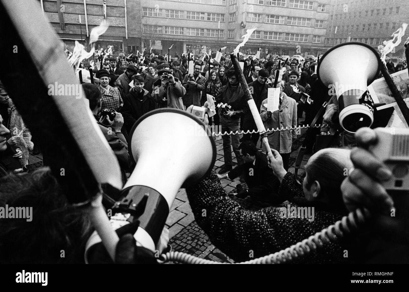 DKP supporters burn penalty notices, bills of indictments and police ...