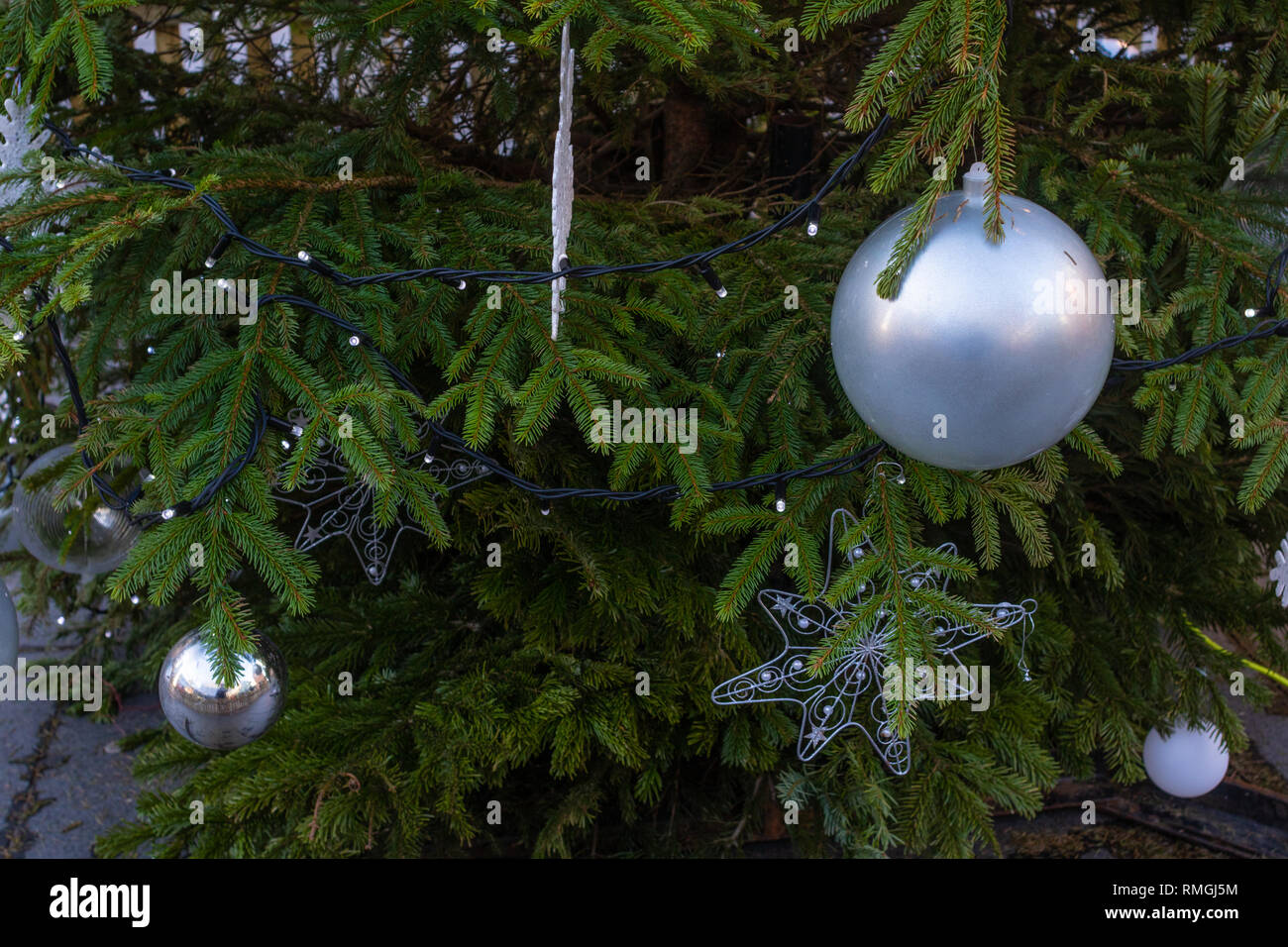 Silver christmas tree hi-res stock photography and images - Alamy