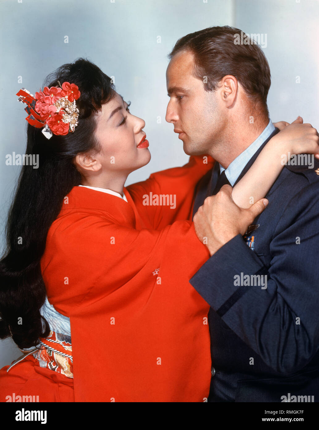 Sayonara 1957 Marlon Brando Stock Photos & Sayonara 1957 Marlon Brando ...