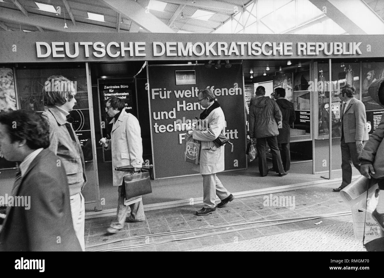 Hannover messe industrial trade fair Black and White Stock Photos ...