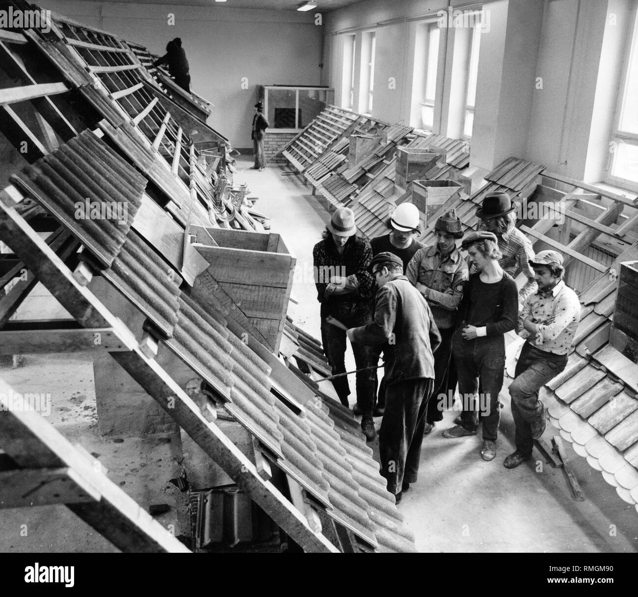 Construction training Black and White Stock Photos & Images - Alamy
